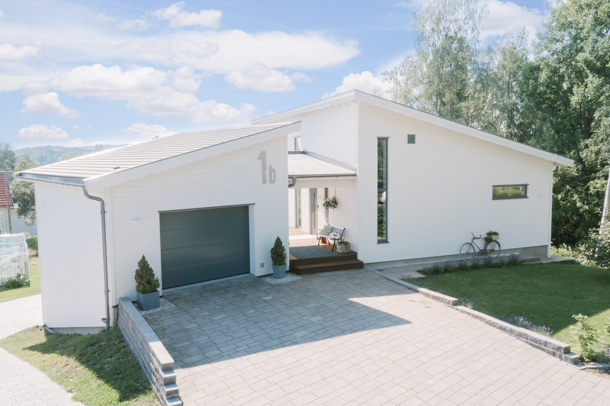 Ett hus ritat efter tomtens förutsättningar